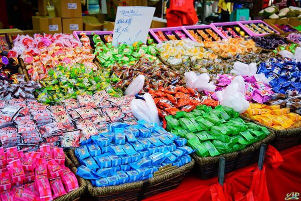 Top 7 Taiwan Snacks You MUST Buy Back